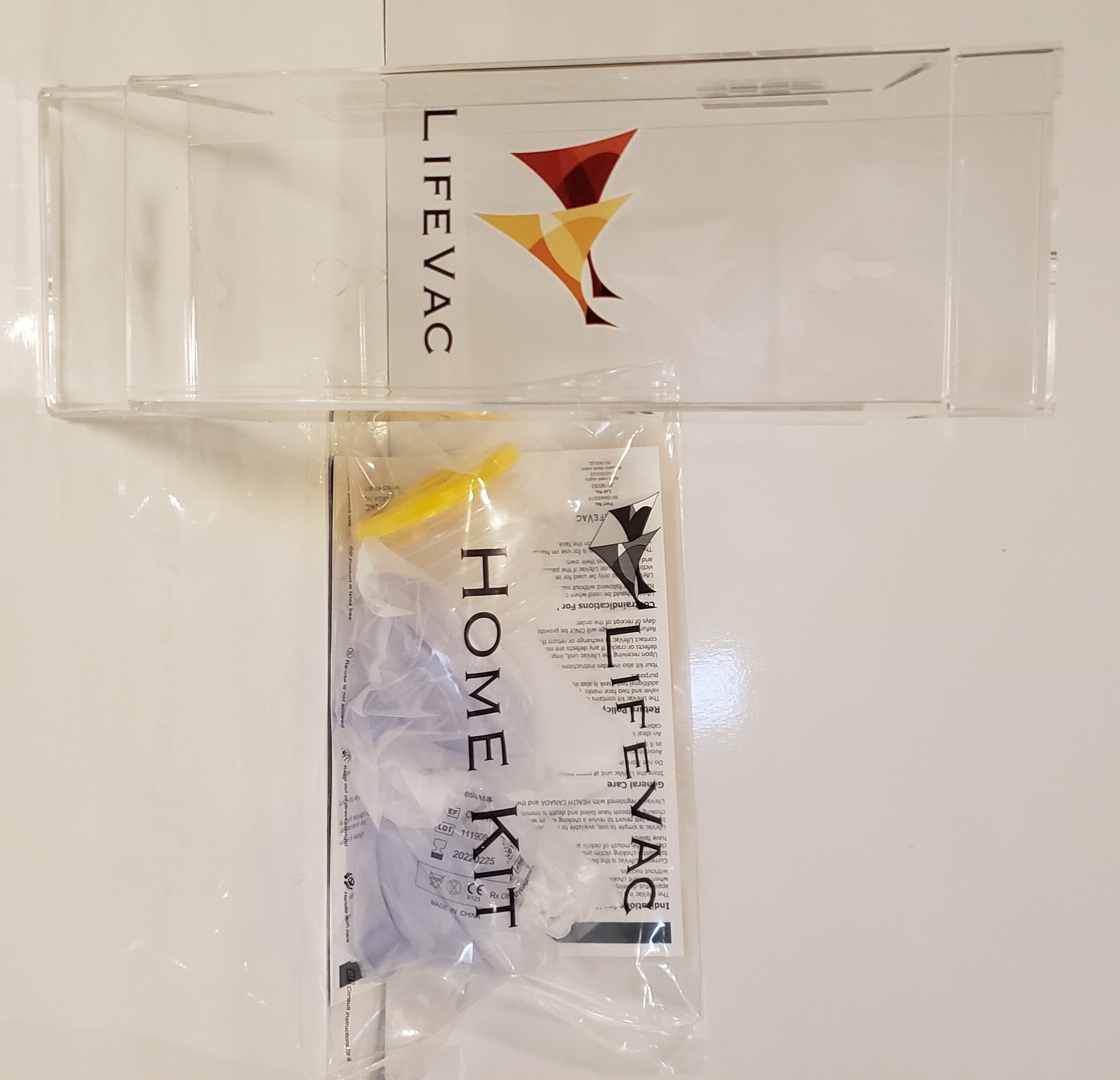 LifeVac Kit in Clear Acrylic Wall Mount Case – LifeVac Canada – Choking ...